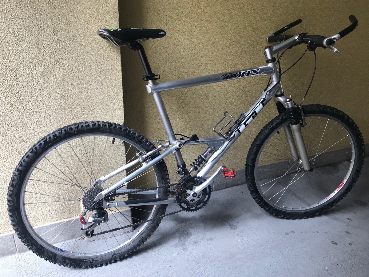 Bicicleta GT Team RTS, único dono, full suspension, tod