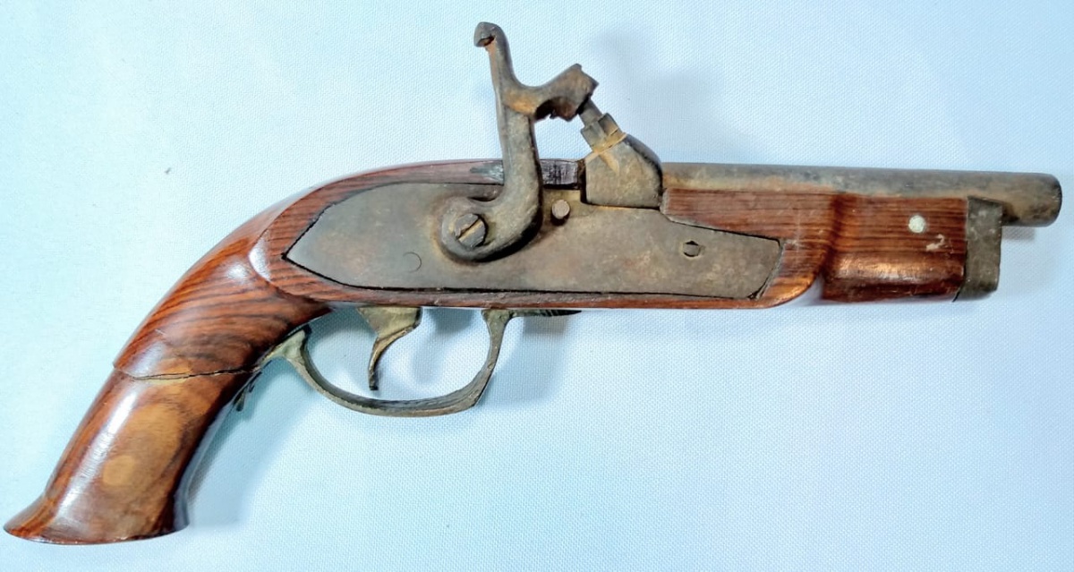 COLECIONISMO - ARMARIA - Linda e antiga garrucha para d