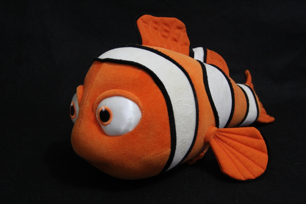 PELÚCIA PERSONAGEM NEMO DISNEY PIXAR - MARCA LONG JUMP