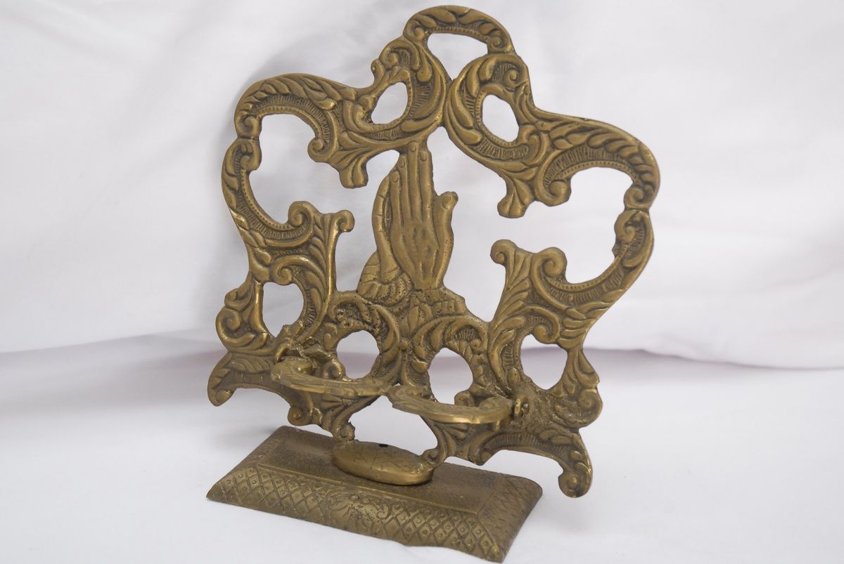 Mini suporte para bíblia em bronze com rico cinzelado