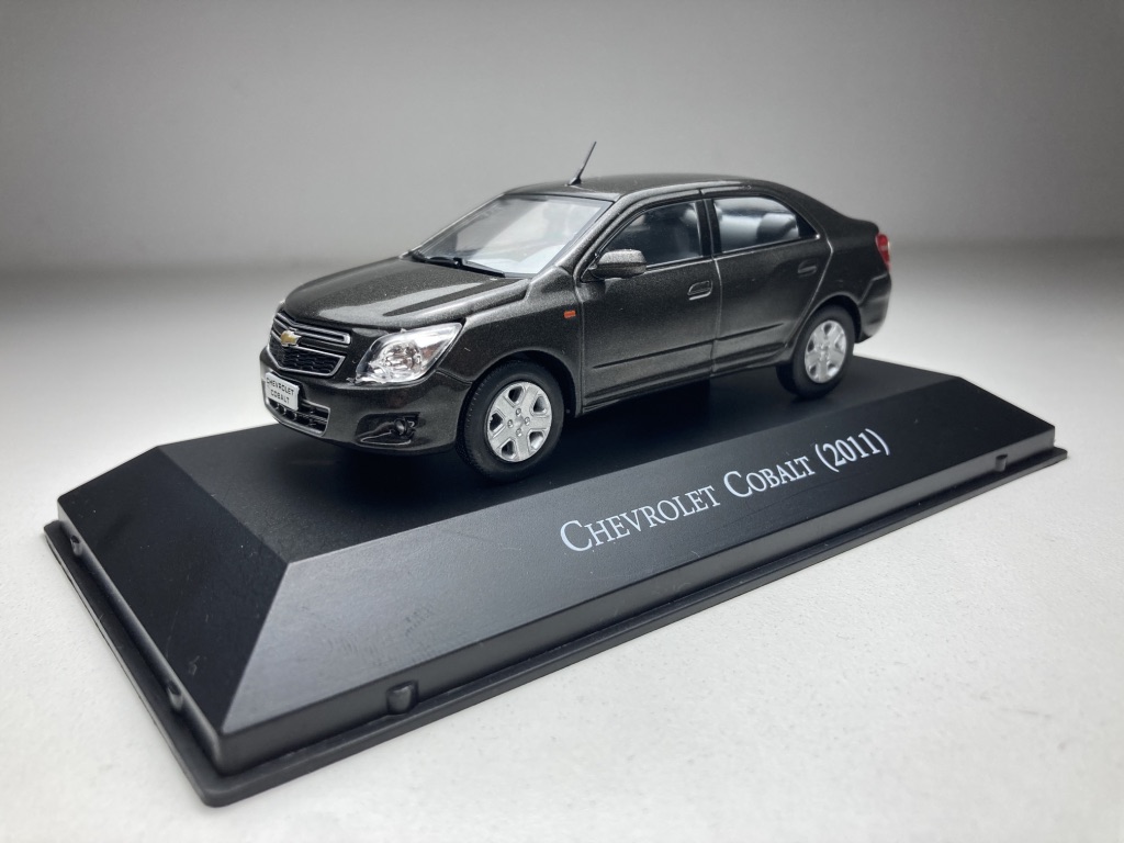 Chevrolet Cobalt 2011 Preto Escala 1/43 miniatura em me