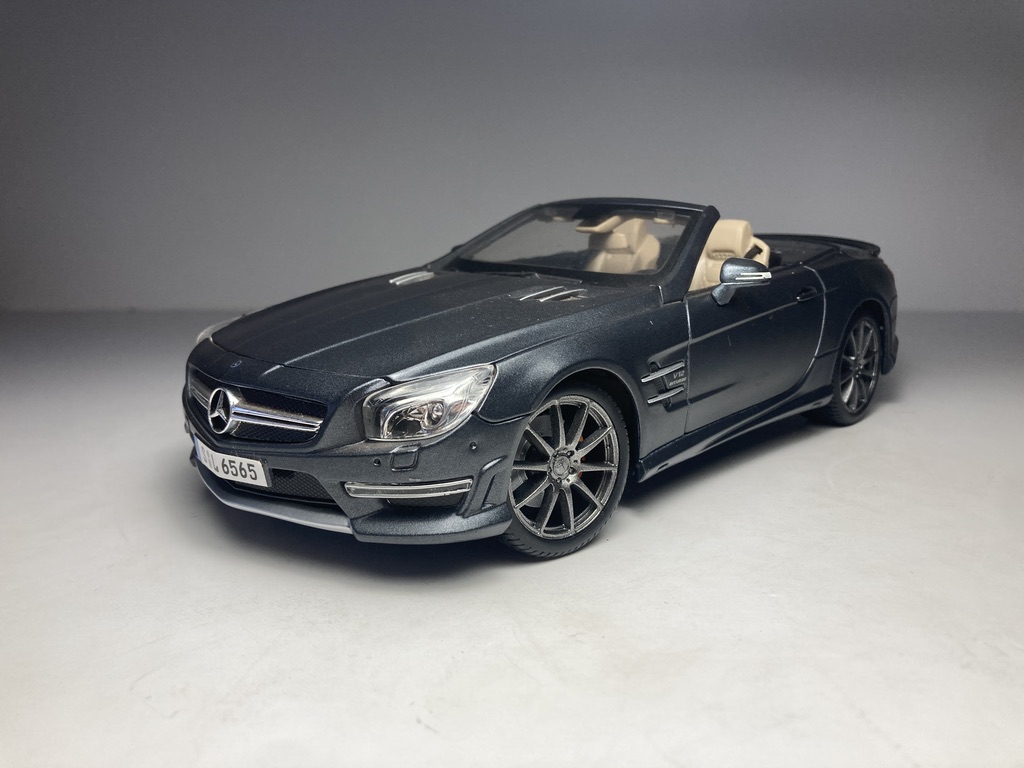 Mercedes - Benz SL65 Amg Preta Maisto Escala 1/18 minia