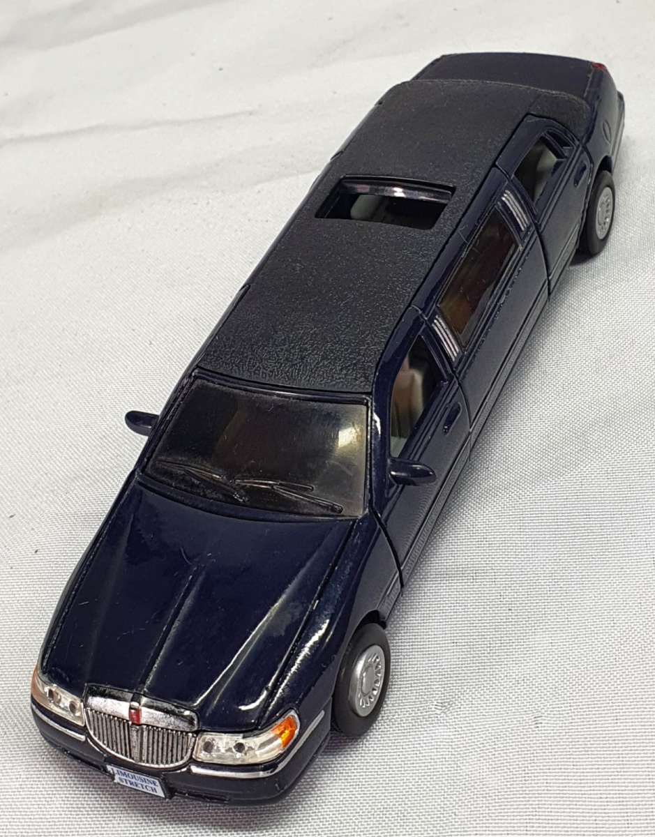 Miniaturas de carro 1999 Lincoln Town Limousine Car Str