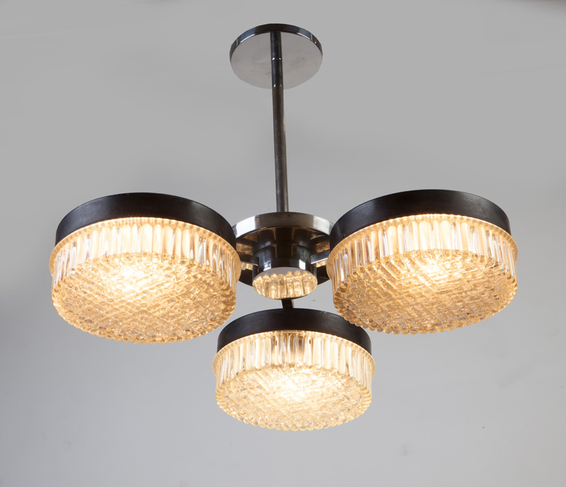 lustre em metal cromado e cristal prensado estilo e épo