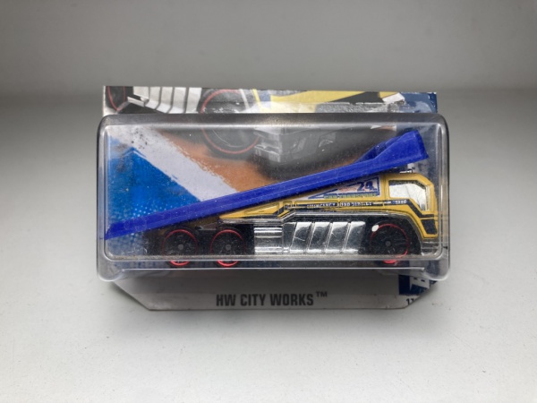 Ryura LX Vinho Hot Wheels Miniatura na escala 1/64 em m