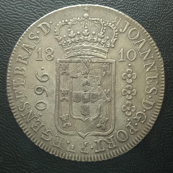 Brasil - 960 reís 1810 R - Anverso no reverso inclinado