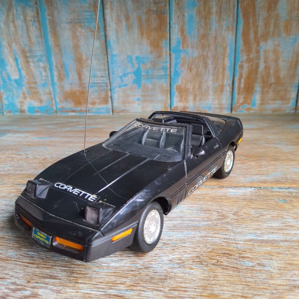 BRINQUEDO CARRINHO DE CONTROLE REMOTO NEW BRIGHT CORVET