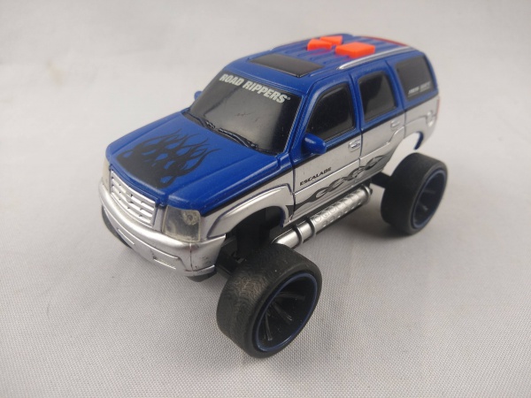 MINIATURA CARRINHO - CADILLAC ESCALADE - ROAD RIPPERS