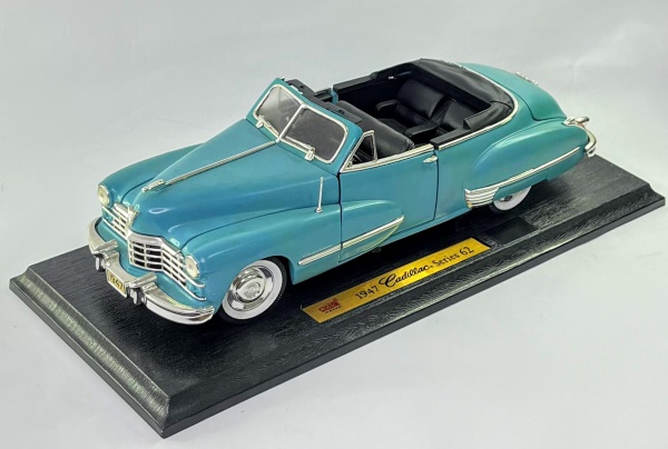 Signature Models - 1934 Duesenberg - Escala 1/18 - Mini