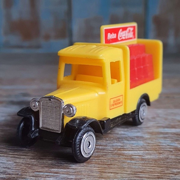 CARRINHO MINIATURA DE PLASTICO RIGIDO PROMOCIONAL DA CO