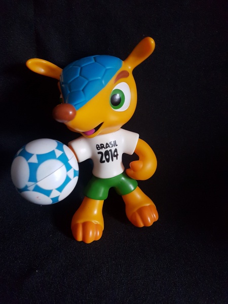Boneco Fuleco mascote da copa do mundo de 2.014. Oficia
