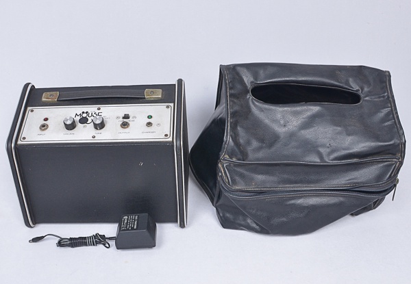 Antigo e raro amplificador "The Mouse" by Lectr