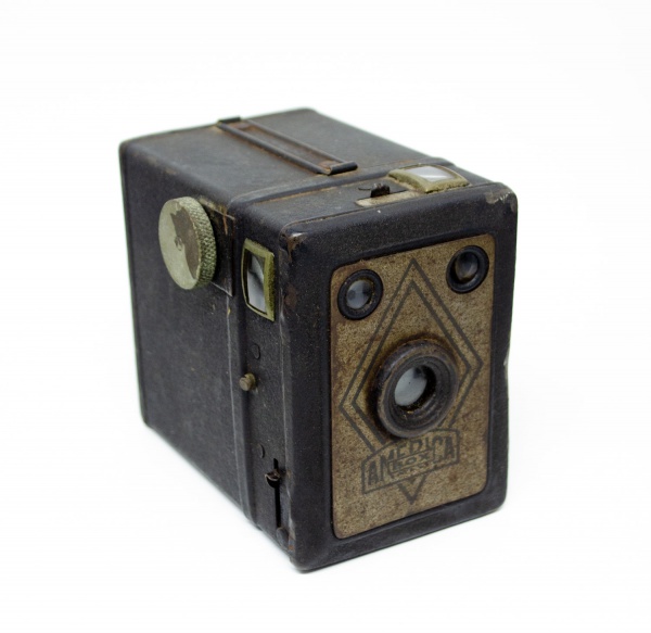 Câmera fotográfica America Box - Em metal, algum desgas