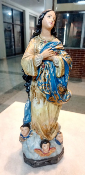 ARTE SACRA - imagem em estuque representando Nossa Senh