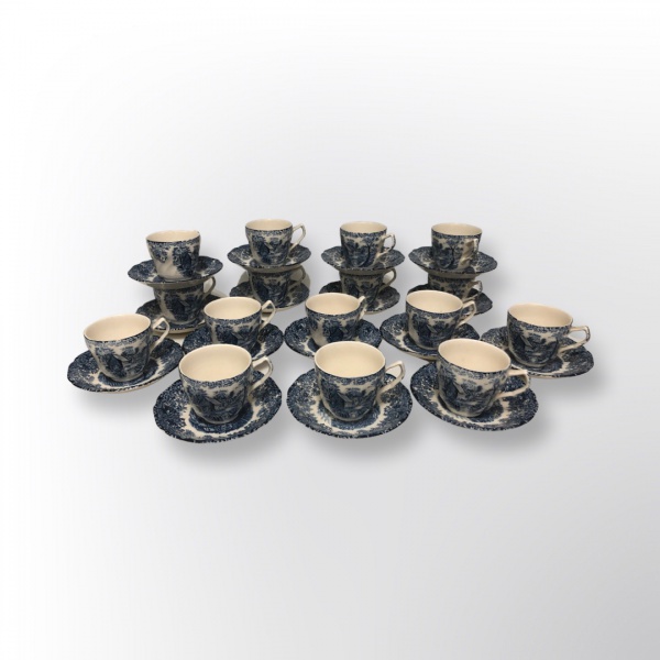 Porcelana Inglesa - Belíssimo conjunto com 16 xícaras p