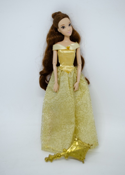Boneca Disney Princesa Bela - A Bela e a Fera - Perfeit