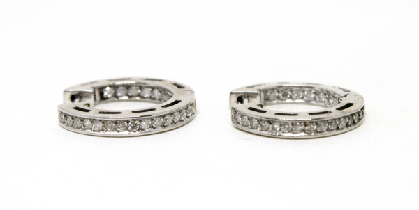 RIVIERA EM OURO 18K COM 115 DIAMANTES DE 0,01CT CADA EM