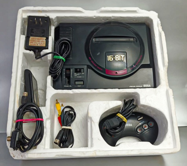 Video game Mega Drive SEGA, modelo HAA- 2510, made in J