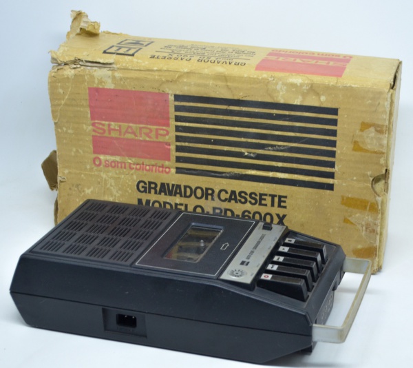 Gravador de fita Sharp RD-600X - Poucos sinais do tempo
