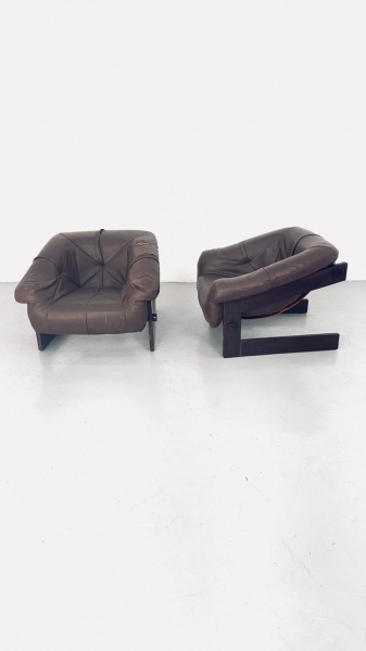 Percival Lafer MP-133 - Par de Poltronas estruturadas e