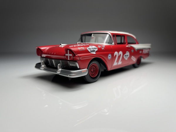 1957 Ford Fireball Roberts #22 Vermelho Escala 1/24 Min