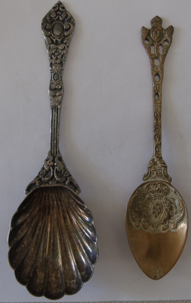 Lote Contendo 2 Colhers med. 18 e20 cm