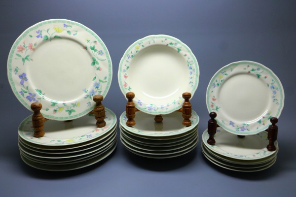 PORCELANA - NYMPHWNBURG - Parte de jogo de jantar em fi