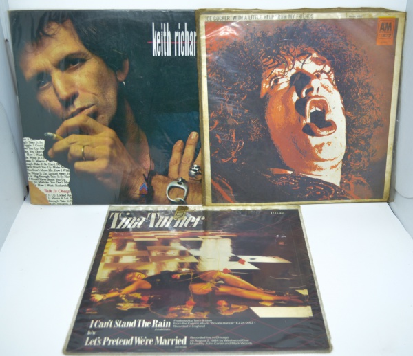 03 LPs vinil sendo: Keith Richards, Joe Cocker e Tina T