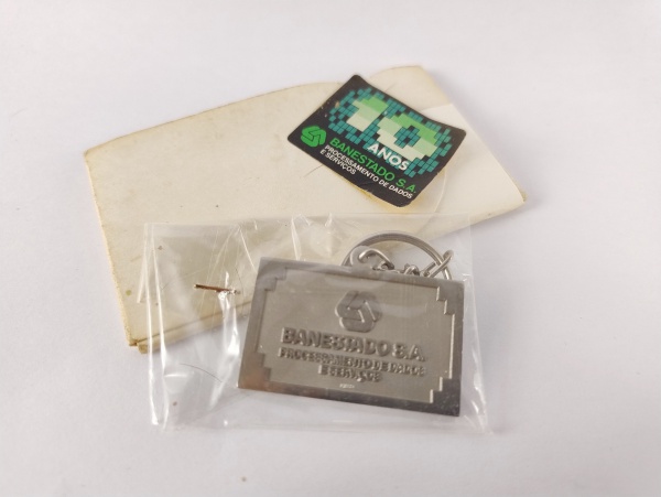 CHAVEIRO PROMOCIONAL 10 ANOS BANCO BANESTADO (PARANÁ)