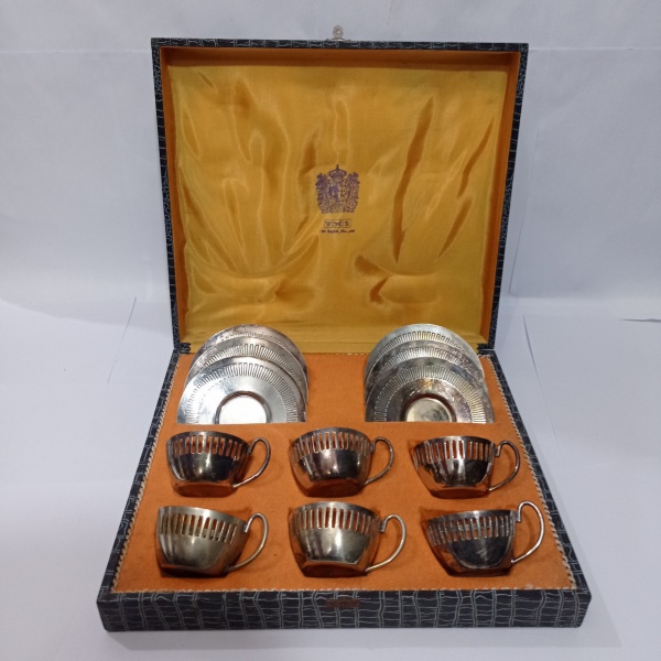 Conjunto para servir prata inglesa com 06 pires e 06 su