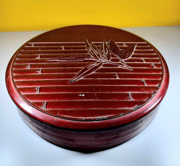 INDOCHINA FRANCESA-magnifica caixa em laca na tonalidad