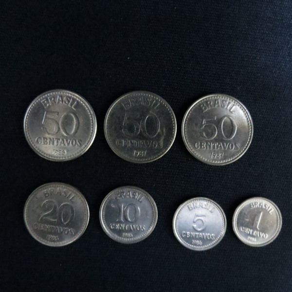 9 Moedas One Pound (1983, 1983, 1985,1985, 1996, 2001,