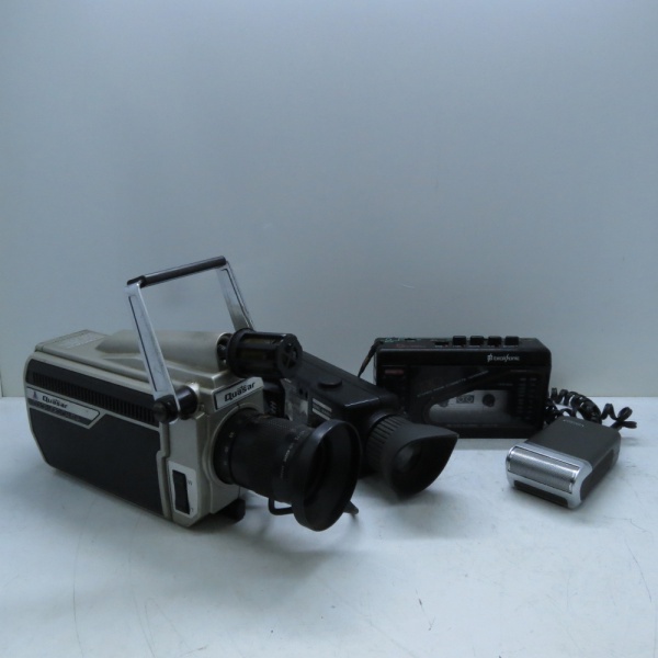Lote contendo uma antiga filmadora Quasar Color Video C